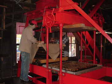 How Cider Is Made at Our Mill - Clinton Cider Mill